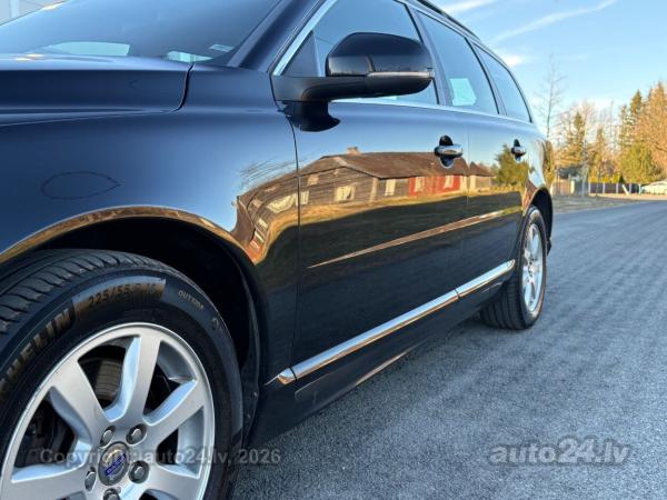 Melns Volvo V70 2012 Paide, ar dzinēja tilpumu 2.00 L un nobraukumu 323 tūkst. km par 7790 €, foto 8 vietnē AUTOMOTO.COM.LV