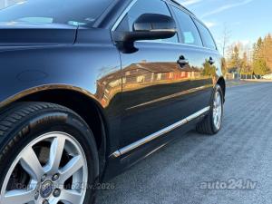 Black Volvo V70 2012 in Paide, with an engine capacity of 2.00 L and mileage of 323 thousand km for 7790 €, photo 9 on AUTOMOTO.COM.LV