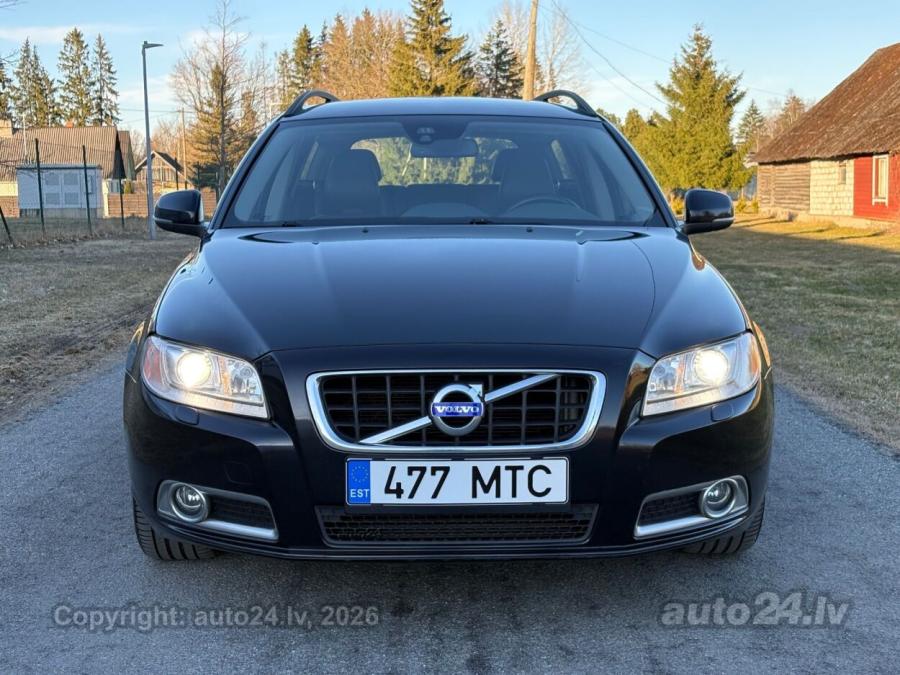 Black Volvo V70 2012 in Paide, with an engine capacity of 2.00 L and mileage of 323 thousand km for 7790 €, photo 12 on AUTOMOTO.COM.LV