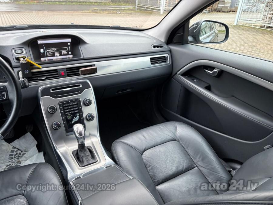 Black Volvo V70 2012 in Paide, with an engine capacity of 2.00 L and mileage of 323 thousand km for 7790 €, photo 18 on AUTOMOTO.COM.LV