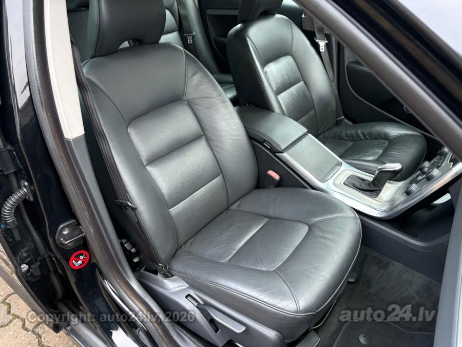 Black Volvo V70 2012 in Paide, with an engine capacity of 2.00 L and mileage of 323 thousand km for 7790 €, photo 21 on AUTOMOTO.COM.LV