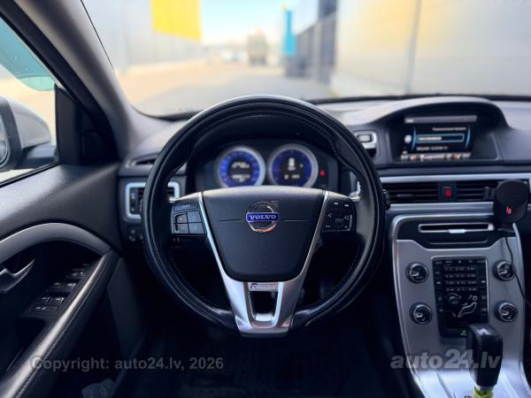 Melns Volvo V70 2012 Tallina, ar dzinēja tilpumu 2.00 L un nobraukumu 249 tūkst. km par 6990 €, foto 10 vietnē AUTOMOTO.COM.LV