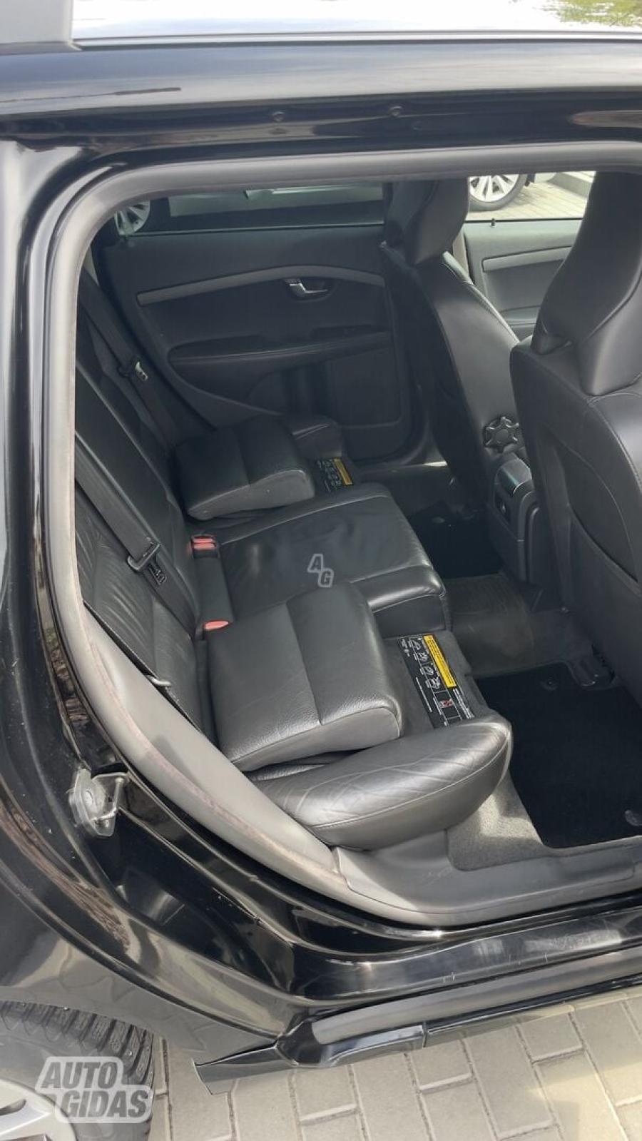 Black Volvo V70 2012 in Kaunas, with an engine capacity of 1.60 L and mileage of 250 thousand km for 3550 €, photo 12 on AUTOMOTO.COM.LV