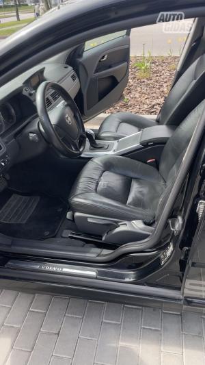 Black Volvo V70 2012 in Kaunas, with an engine capacity of 1.60 L and mileage of 250 thousand km for 3550 €, photo 16 on AUTOMOTO.COM.LV
