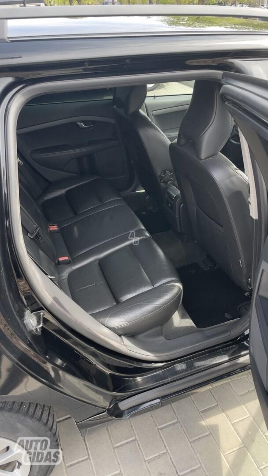 Melns Volvo V70 2012 Kauņa, ar dzinēja tilpumu 1.60 L un nobraukumu 250 tūkst. km par 3550 €, foto 11 vietnē AUTOMOTO.COM.LV