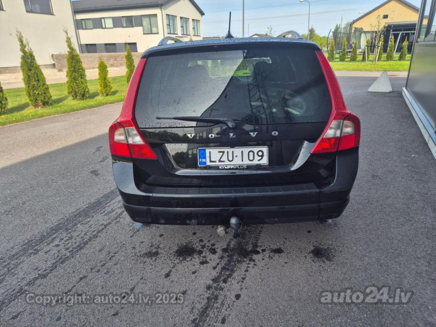 Black Volvo V70 2012 in Parnu, with an engine capacity of 2.00 L and mileage of 455 thousand km for 4999 €, photo 5 on AUTOMOTO.COM.LV