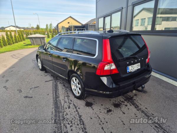 Melns Volvo V70 2012 Pērnava, ar dzinēja tilpumu 2.00 L un nobraukumu 455 tūkst. km par 4999 €, foto 5 vietnē AUTOMOTO.COM.LV