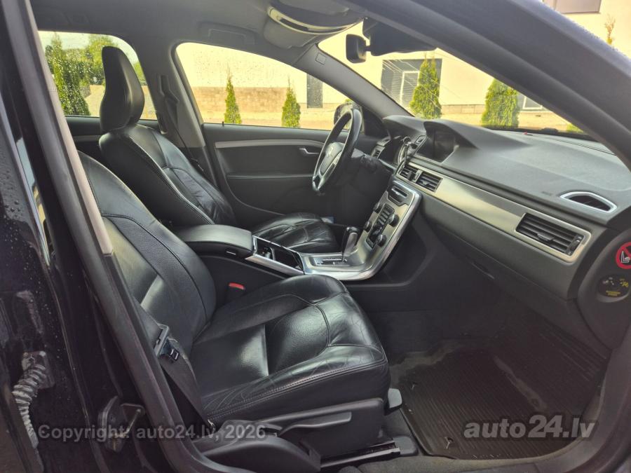 Black Volvo V70 2012 in Parnu, with an engine capacity of 2.00 L and mileage of 455 thousand km for 4999 €, photo 9 on AUTOMOTO.COM.LV