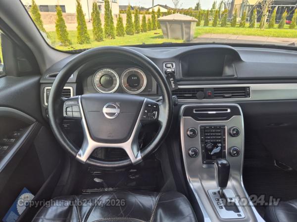 Melns Volvo V70 2012 Pērnava, ar dzinēja tilpumu 2.00 L un nobraukumu 455 tūkst. km par 4999 €, foto 9 vietnē AUTOMOTO.COM.LV