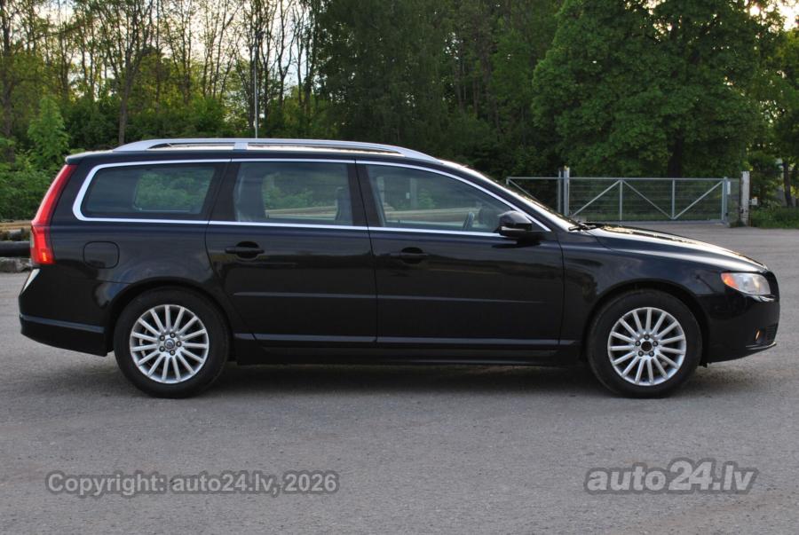 Melns Volvo V70 2012 Tallina, ar dzinēja tilpumu 1.60 L un nobraukumu 306 tūkst. km par 3500 €, foto 10 vietnē AUTOMOTO.COM.LV