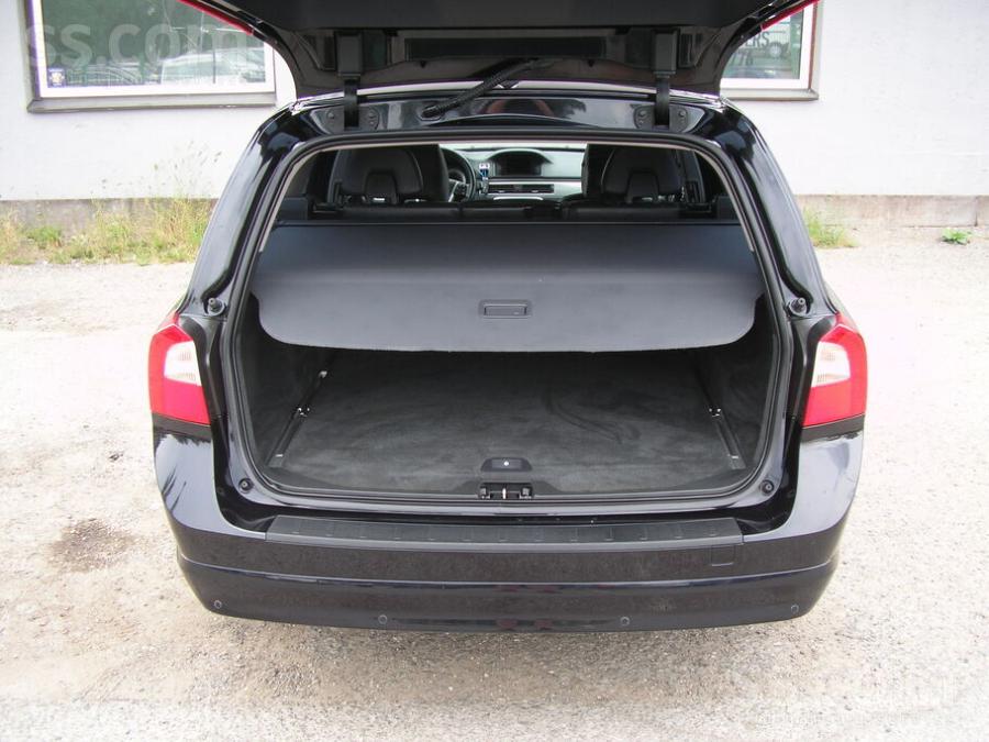 Melns Volvo V70 2012 Rīga, ar dzinēja tilpumu 2.00 L un nobraukumu 0 tūkst. km par 6350 €, foto 23 vietnē AUTOMOTO.COM.LV