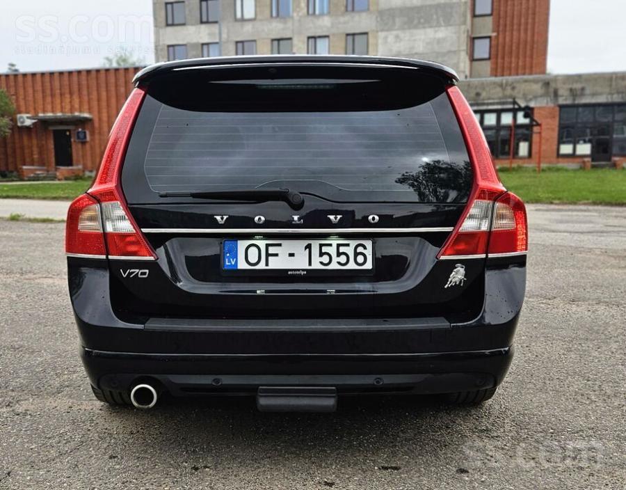 Black Volvo V70 2012 in Riga, with an engine capacity of 2.00 L and mileage of 347 thousand km for 7880 €, photo 4 on AUTOMOTO.COM.LV