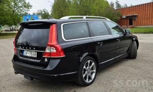 Black Volvo V70 2012 in Riga, with an engine capacity of 2.00 L and mileage of 347 thousand km for 7880 €, photo 5 on AUTOMOTO.COM.LV