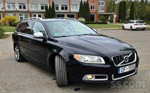 Black Volvo V70 2012 in Riga, with an engine capacity of 2.00 L and mileage of 347 thousand km for 7880 €, photo 6 on AUTOMOTO.COM.LV