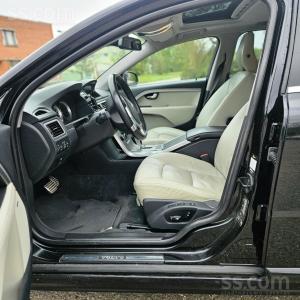 Black Volvo V70 2012 in Riga, with an engine capacity of 2.00 L and mileage of 347 thousand km for 7880 €, photo 9 on AUTOMOTO.COM.LV