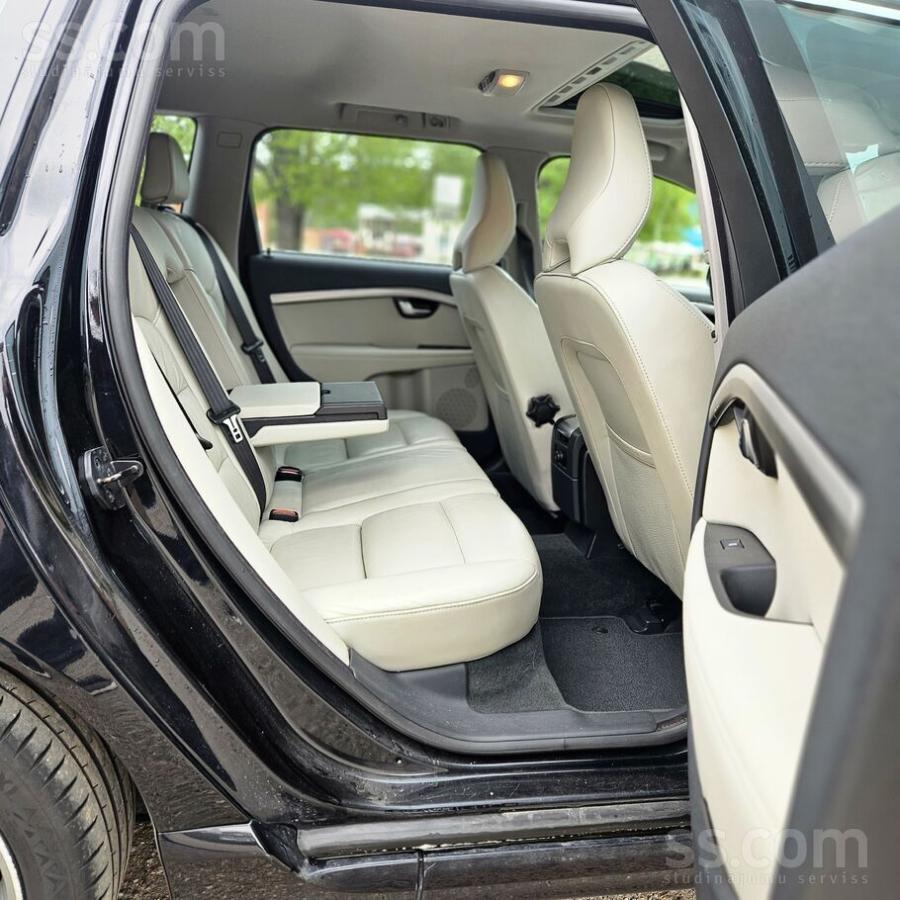 Black Volvo V70 2012 in Riga, with an engine capacity of 2.00 L and mileage of 347 thousand km for 7880 €, photo 10 on AUTOMOTO.COM.LV