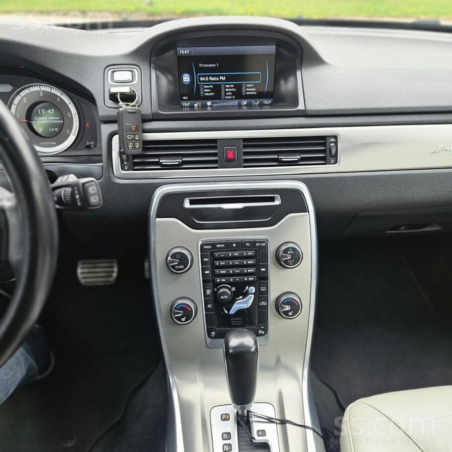 Black Volvo V70 2012 in Riga, with an engine capacity of 2.00 L and mileage of 347 thousand km for 7880 €, photo 15 on AUTOMOTO.COM.LV