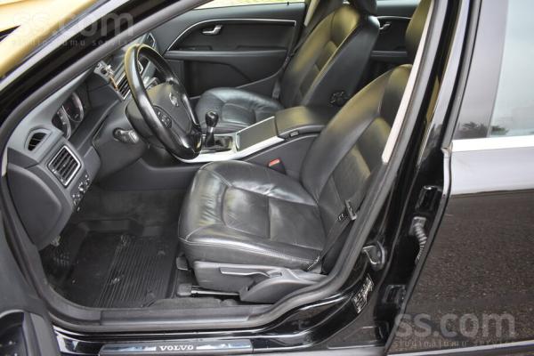 Melns Volvo V70 2012 Talsi, ar dzinēja tilpumu 2.00 L un nobraukumu 328 tūkst. km par 5900 €, foto 6 vietnē AUTOMOTO.COM.LV
