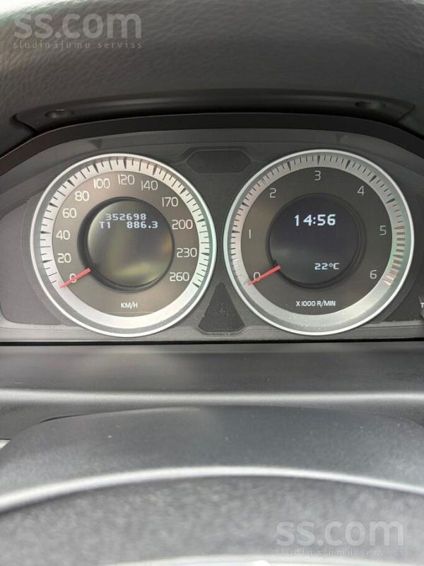 Black Volvo V70 2012 in Riga, with an engine capacity of 2.00 L and mileage of 353 thousand km for 6800 €, photo 6 on AUTOMOTO.COM.LV