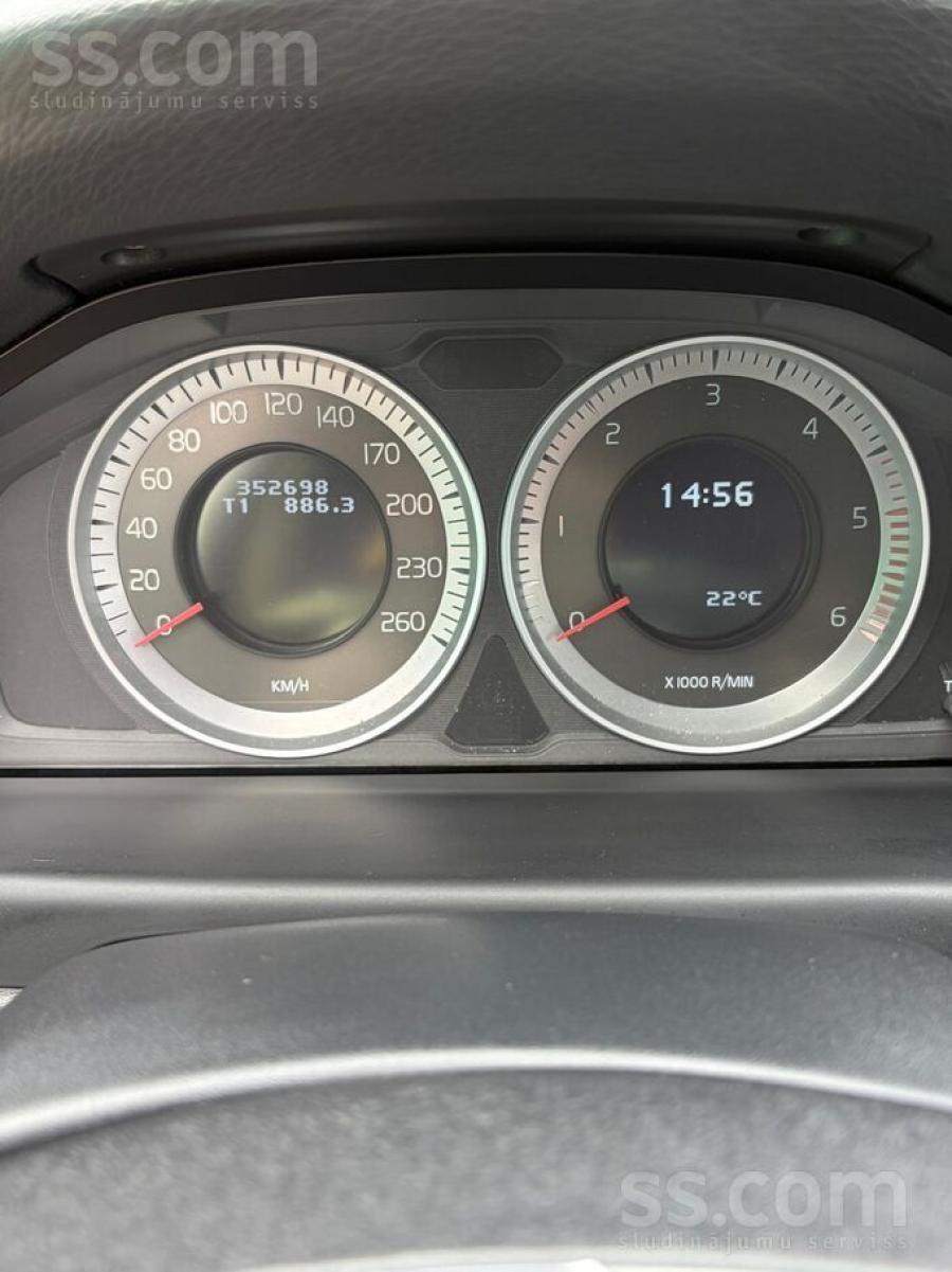 Melns Volvo V70 2012 Rīga, ar dzinēja tilpumu 2.00 L un nobraukumu 353 tūkst. km par 6800 €, foto 7 vietnē AUTOMOTO.COM.LV