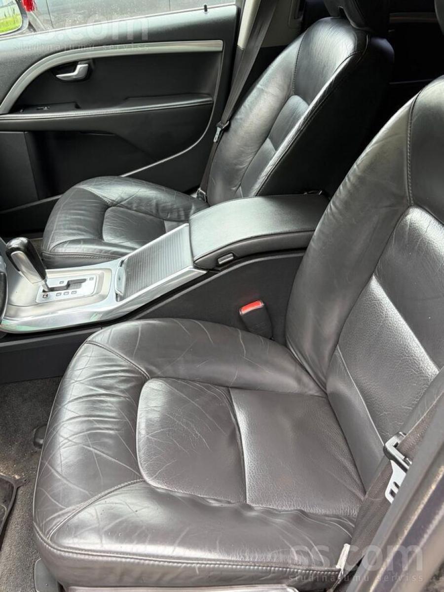 Melns Volvo V70 2012 Rīga, ar dzinēja tilpumu 2.00 L un nobraukumu 353 tūkst. km par 6800 €, foto 11 vietnē AUTOMOTO.COM.LV