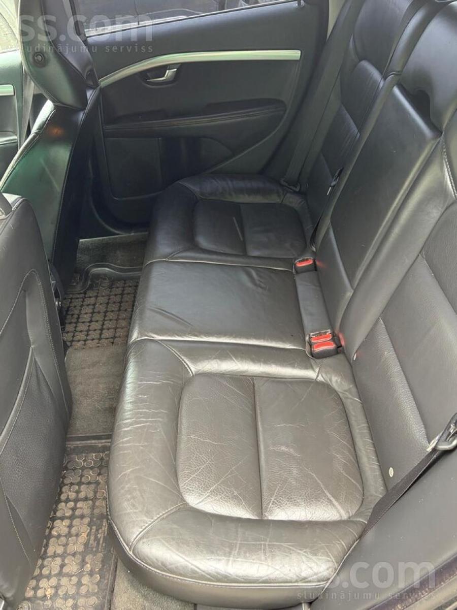 Melns Volvo V70 2012 Rīga, ar dzinēja tilpumu 2.00 L un nobraukumu 353 tūkst. km par 6800 €, foto 12 vietnē AUTOMOTO.COM.LV