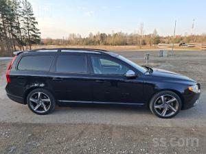 Melns Volvo V70 2012 Madona, ar dzinēja tilpumu 2.40 L un nobraukumu 371 tūkst. km par 6650 €, foto 3 vietnē AUTOMOTO.COM.LV