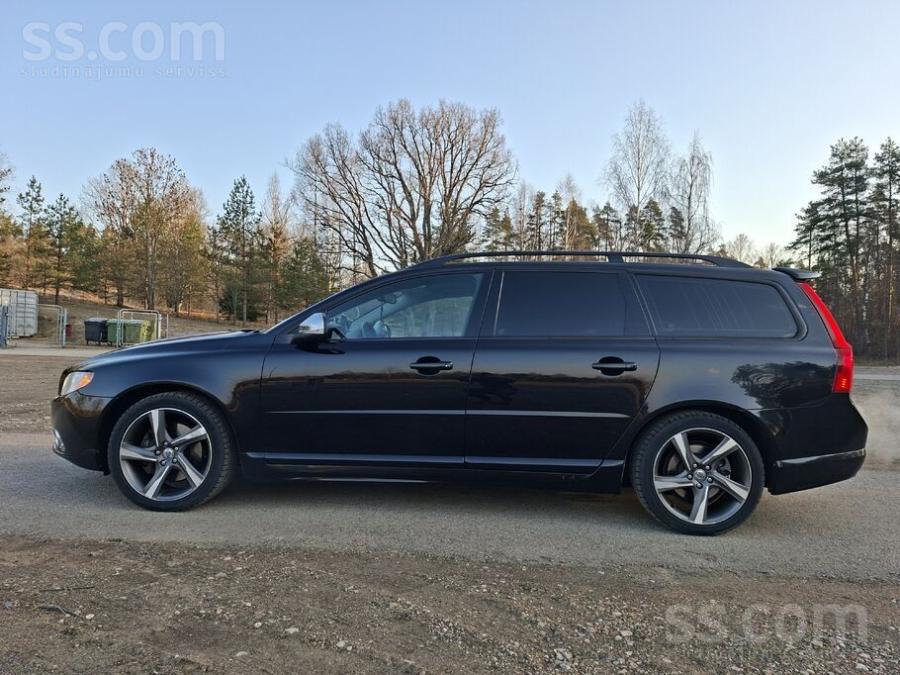 Melns Volvo V70 2012 Madona, ar dzinēja tilpumu 2.40 L un nobraukumu 371 tūkst. km par 6650 €, foto 4 vietnē AUTOMOTO.COM.LV