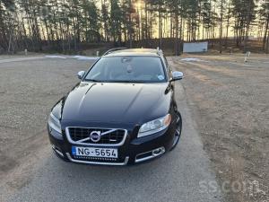 Melns Volvo V70 2012 Madona, ar dzinēja tilpumu 2.40 L un nobraukumu 371 tūkst. km par 6650 €, foto 6 vietnē AUTOMOTO.COM.LV