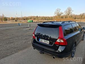 Melns Volvo V70 2012 Madona, ar dzinēja tilpumu 2.40 L un nobraukumu 371 tūkst. km par 6650 €, foto 7 vietnē AUTOMOTO.COM.LV