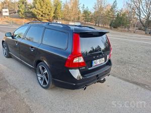 Black Volvo V70 2012 in Riga, with an engine capacity of 2.40 L and mileage of 370 thousand km for 6600 €, photo 8 on AUTOMOTO.COM.LV