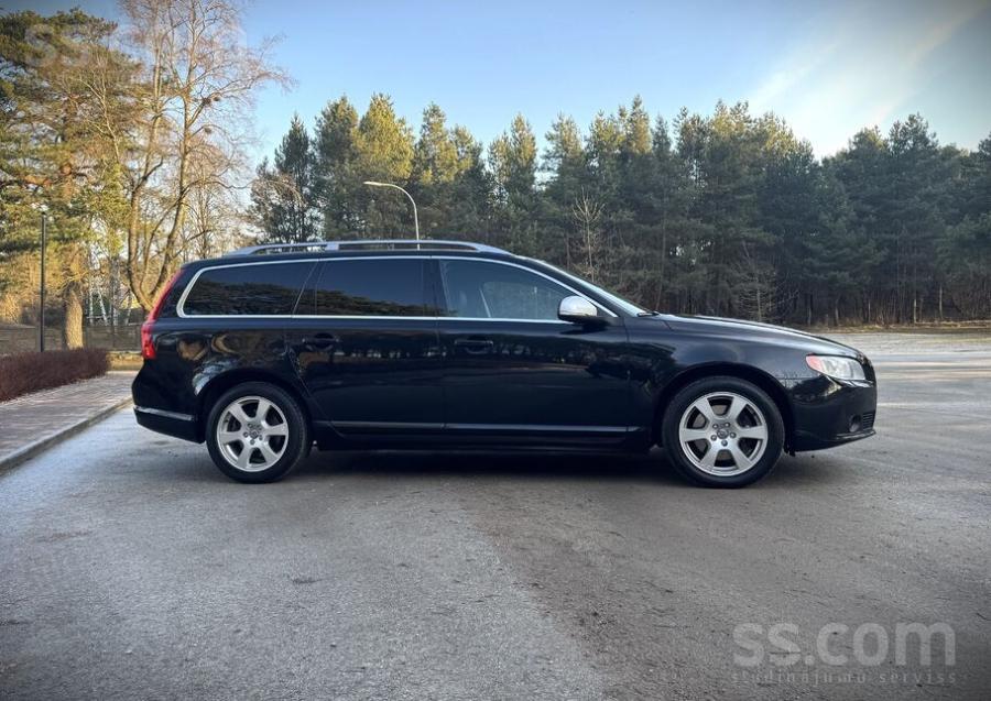 Melns Volvo V70 2012 Jūrmala, ar dzinēja tilpumu 2.00 L un nobraukumu 0 tūkst. km par 4500 €, foto 6 vietnē AUTOMOTO.COM.LV