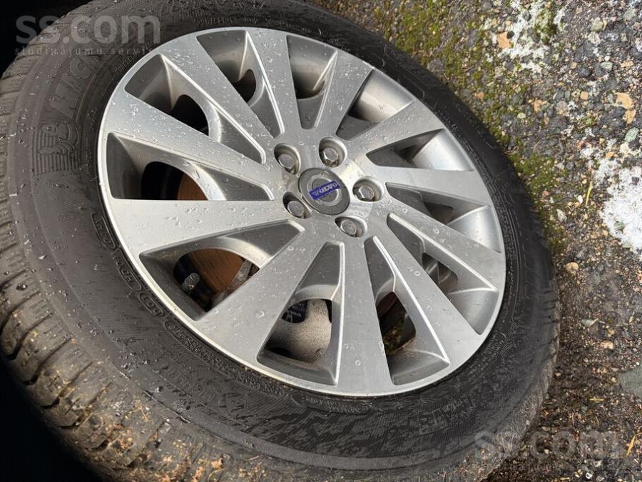 Melns Volvo V70 2012 Ogre, ar dzinēja tilpumu 2.00 L un nobraukumu 0 tūkst. km par 7990 €, foto 12 vietnē AUTOMOTO.COM.LV