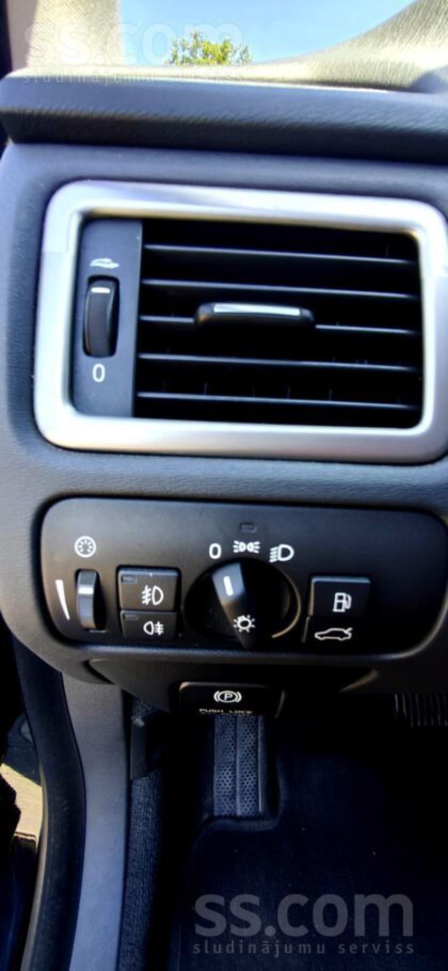 Melns Volvo V70 2012 Rīga, ar dzinēja tilpumu 2.00 L un nobraukumu 383 tūkst. km par 5850 €, foto 4 vietnē AUTOMOTO.COM.LV