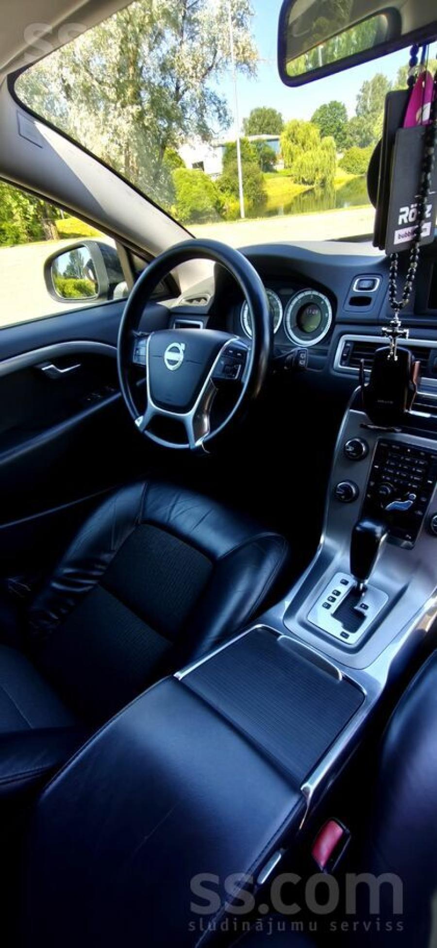 Melns Volvo V70 2012 Rīga, ar dzinēja tilpumu 2.00 L un nobraukumu 383 tūkst. km par 5850 €, foto 6 vietnē AUTOMOTO.COM.LV