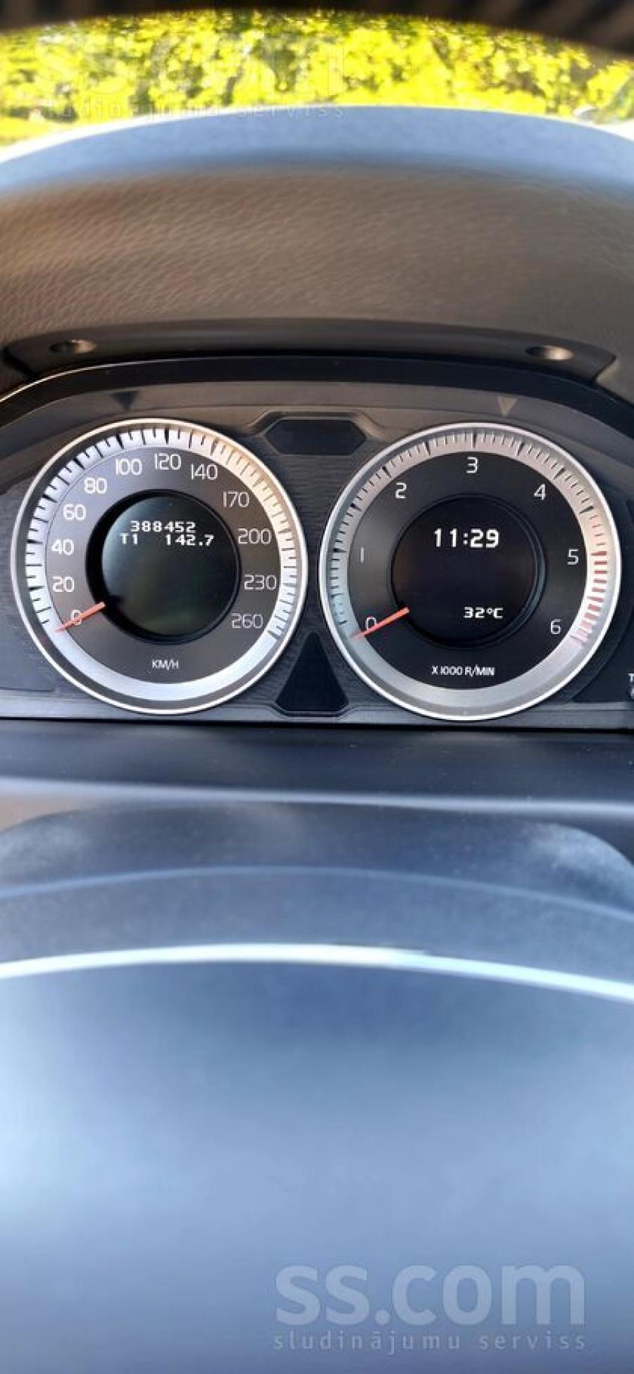 Melns Volvo V70 2012 Rīga, ar dzinēja tilpumu 2.00 L un nobraukumu 383 tūkst. km par 5850 €, foto 7 vietnē AUTOMOTO.COM.LV