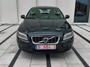 Black Volvo V70 2012 in Riga, with an engine capacity of 2.40 L and mileage of 230 thousand km for 7690 €, photo 3 on AUTOMOTO.COM.LV