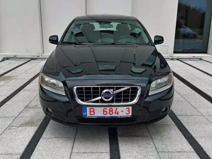Black Volvo V70 2012 in Riga, with an engine capacity of 2.40 L and mileage of 230 thousand km for 7690 €, photo 3 on AUTOMOTO.COM.LV