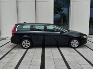 Black Volvo V70 2012 in Riga, with an engine capacity of 2.40 L and mileage of 230 thousand km for 7690 €, photo 5 on AUTOMOTO.COM.LV