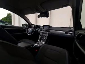 Black Volvo V70 2012 in Riga, with an engine capacity of 2.40 L and mileage of 230 thousand km for 7690 €, photo 13 on AUTOMOTO.COM.LV