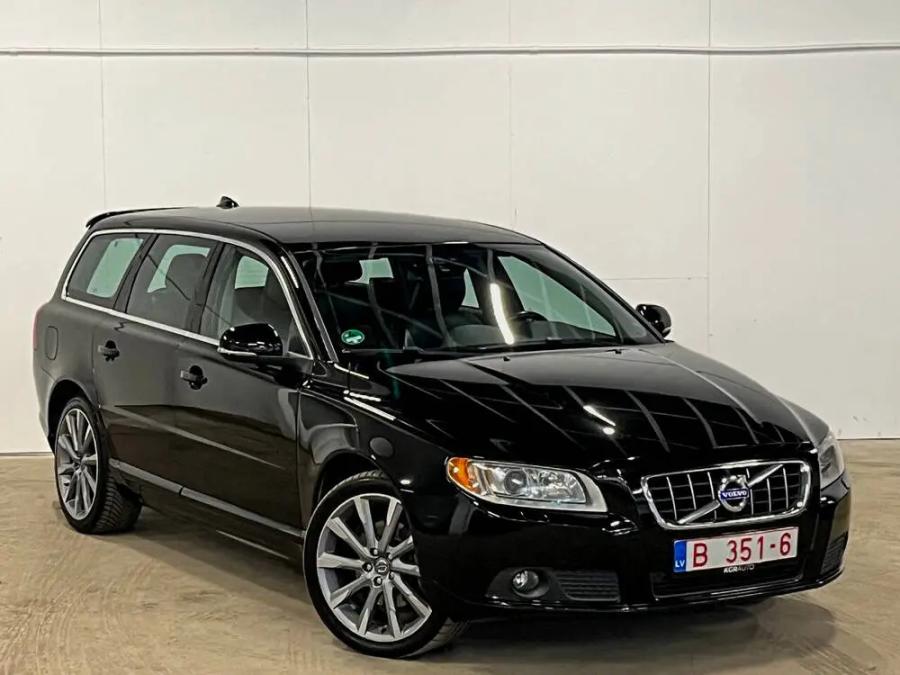Black Volvo V70 2012 in Jurmala, with an engine capacity of 2.00 L and mileage of 418 thousand km for 6850 €, photo 3 on AUTOMOTO.COM.LV