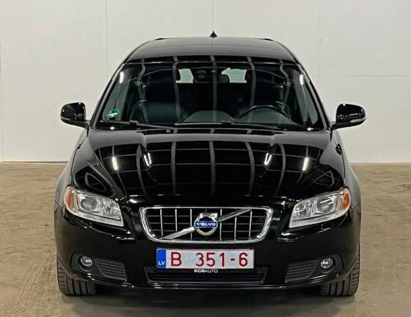 Melns Volvo V70 2012 Jūrmala, ar dzinēja tilpumu 2.00 L un nobraukumu 418 tūkst. km par 6850 €, foto 4 vietnē AUTOMOTO.COM.LV