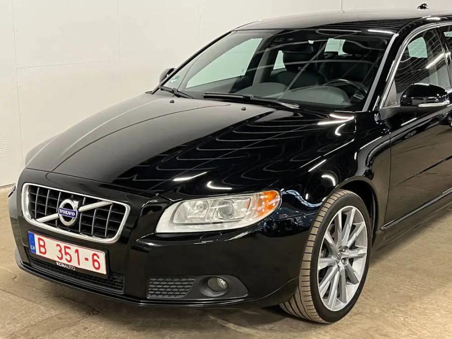 Black Volvo V70 2012 in Jurmala, with an engine capacity of 2.00 L and mileage of 418 thousand km for 6850 €, photo 8 on AUTOMOTO.COM.LV