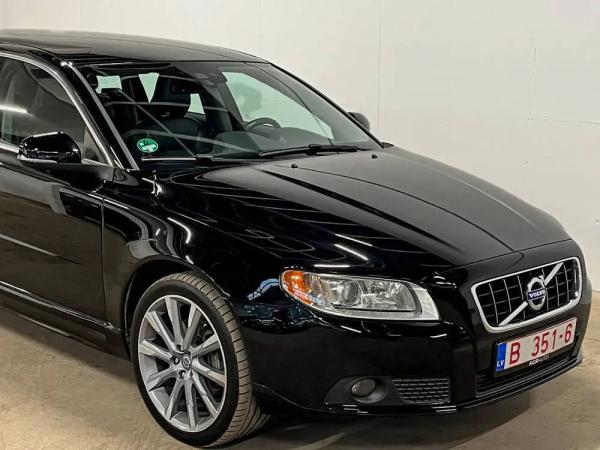 Melns Volvo V70 2012 Jūrmala, ar dzinēja tilpumu 2.00 L un nobraukumu 418 tūkst. km par 6850 €, foto 10 vietnē AUTOMOTO.COM.LV
