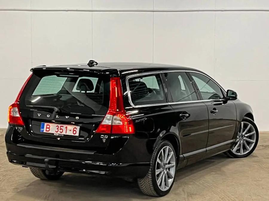 Black Volvo V70 2012 in Jurmala, with an engine capacity of 2.00 L and mileage of 418 thousand km for 6850 €, photo 15 on AUTOMOTO.COM.LV