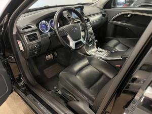 Black Volvo V70 2012 in Jurmala, with an engine capacity of 2.00 L and mileage of 418 thousand km for 6850 €, photo 17 on AUTOMOTO.COM.LV