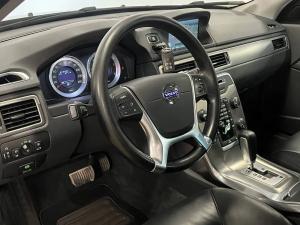 Black Volvo V70 2012 in Jurmala, with an engine capacity of 2.00 L and mileage of 418 thousand km for 6850 €, photo 19 on AUTOMOTO.COM.LV