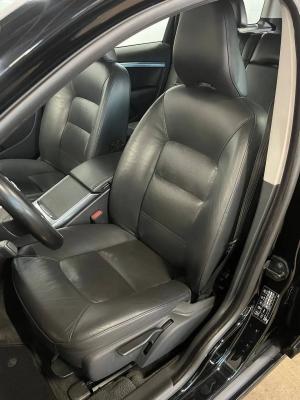 Black Volvo V70 2012 in Jurmala, with an engine capacity of 2.00 L and mileage of 418 thousand km for 6850 €, photo 20 on AUTOMOTO.COM.LV