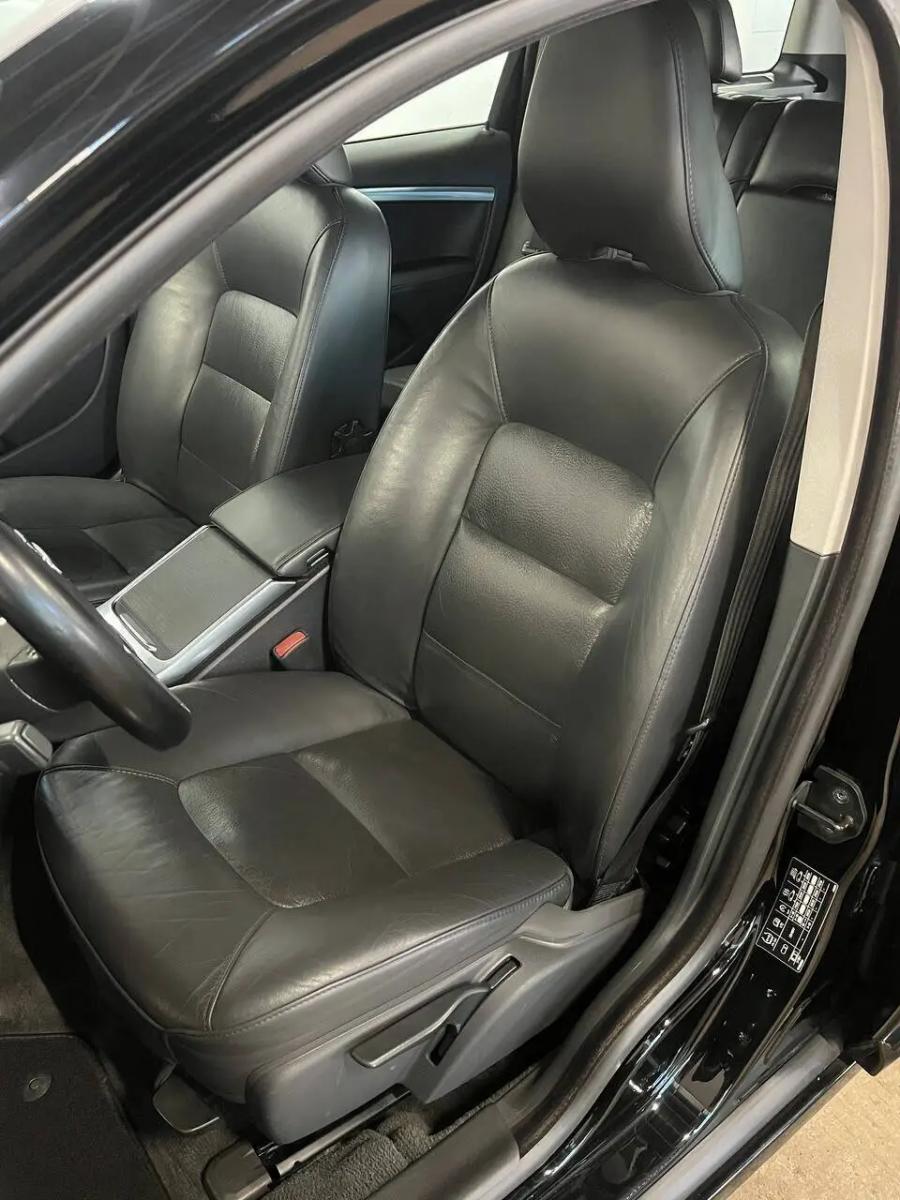 Black Volvo V70 2012 in Jurmala, with an engine capacity of 2.00 L and mileage of 418 thousand km for 6850 €, photo 20 on AUTOMOTO.COM.LV