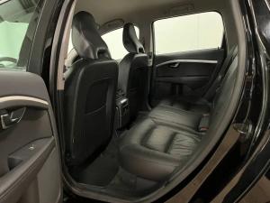 Black Volvo V70 2012 in Jurmala, with an engine capacity of 2.00 L and mileage of 418 thousand km for 6850 €, photo 23 on AUTOMOTO.COM.LV